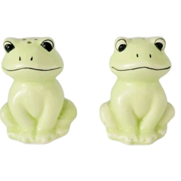 MIC | Kitchen | Vintage Mic Frogs Lime Green Salt And Pepper Shaker Set ...